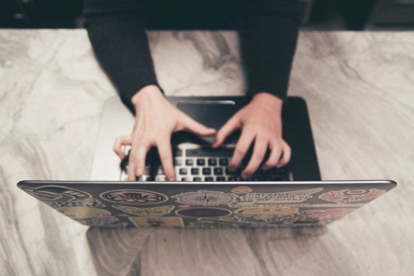 35 Ways to Start a Great Email (and What to Avoid) | Career Contessa
