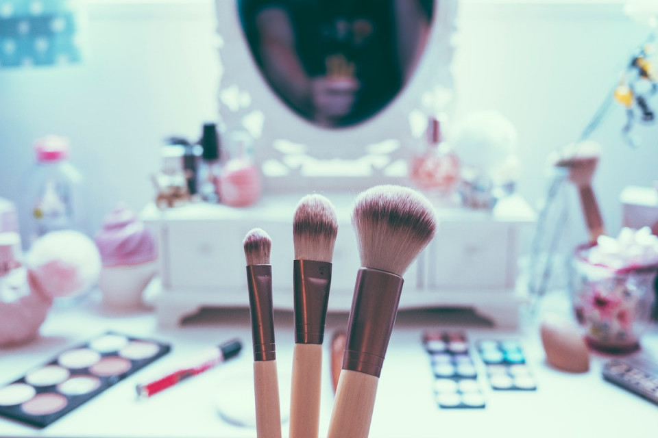 Our Guide to Professional Makeup and Skincare for Work | Career Contessa