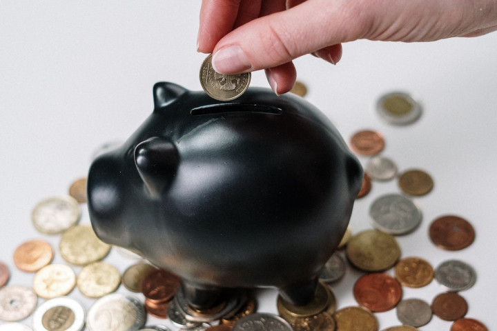 27 Signs You're Being Underpaid at Work And What to Do About It ...