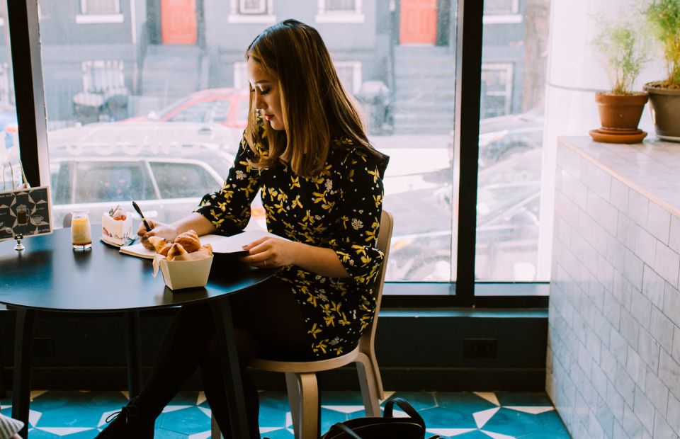 Victoria Caña, Deloitte | Career Contessa